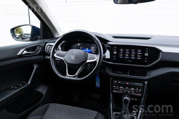 Blue Volkswagen T-Cross 2022 in Riga, with an engine capacity of 1.00 L and mileage of 96 thousand km for 14950 €, photo 10 on AUTOMOTO.COM.LV