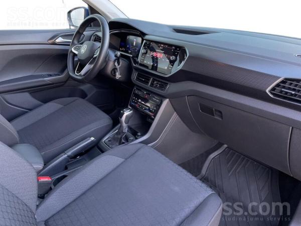 Blue Volkswagen T-Cross 2023 in Riga, with an engine capacity of 1.00 L and mileage of 52 thousand km for 17590 €, photo 6 on AUTOMOTO.COM.LV