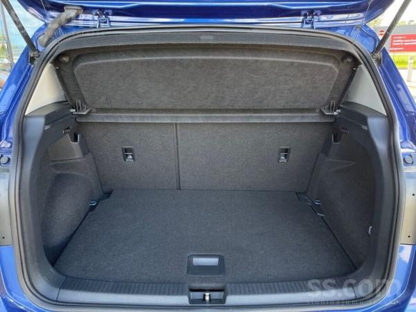 Blue Volkswagen T-Cross 2023 in Riga, with an engine capacity of 1.00 L and mileage of 52 thousand km for 17590 €, photo 10 on AUTOMOTO.COM.LV