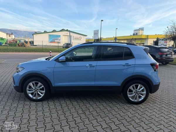 Blue Volkswagen T-Cross 2024 in Kaunas, with an engine capacity of 1.00 L and mileage of 14 thousand km for 28570 €, photo 2 on AUTOMOTO.COM.LV
