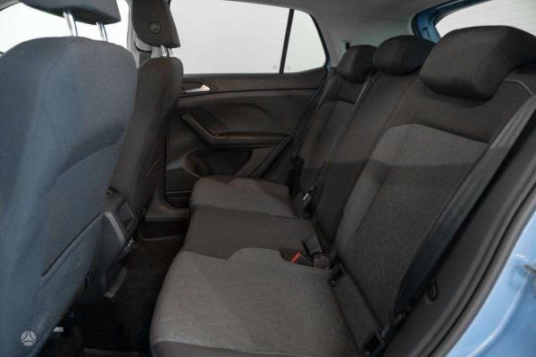 Blue Volkswagen T-Cross 2025 in Vilnius, with an engine capacity of 1.00 L and mileage of 21 thousand km for 20900 €, photo 7 on AUTOMOTO.COM.LV