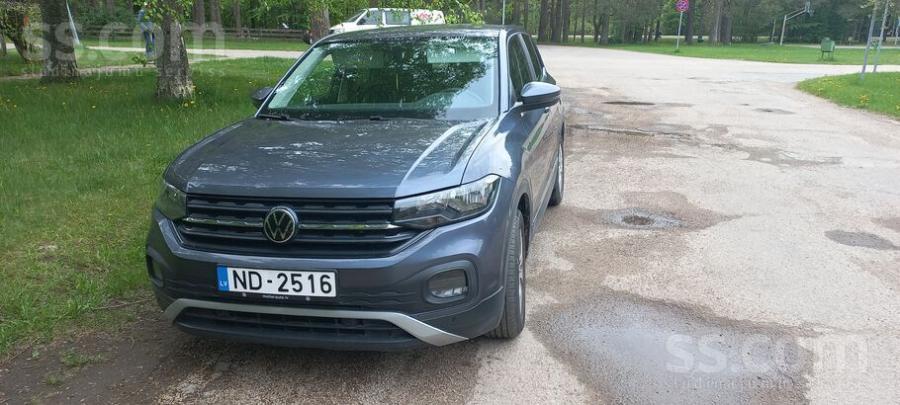 Blue Volkswagen T-Cross 2022 in Riga, with an engine capacity of 1.00 L and mileage of 33 thousand km for 16990 €, photo 4 on AUTOMOTO.COM.LV