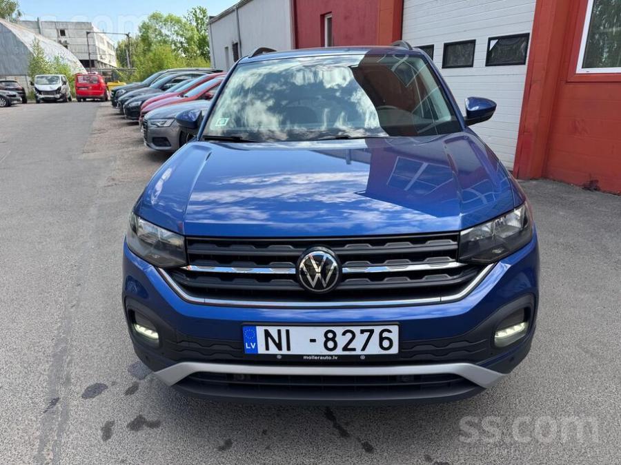 Blue Volkswagen T-Cross 2022 in Riga, with an engine capacity of 1.00 L and mileage of 96 thousand km for 14990 €, photo 3 on AUTOMOTO.COM.LV