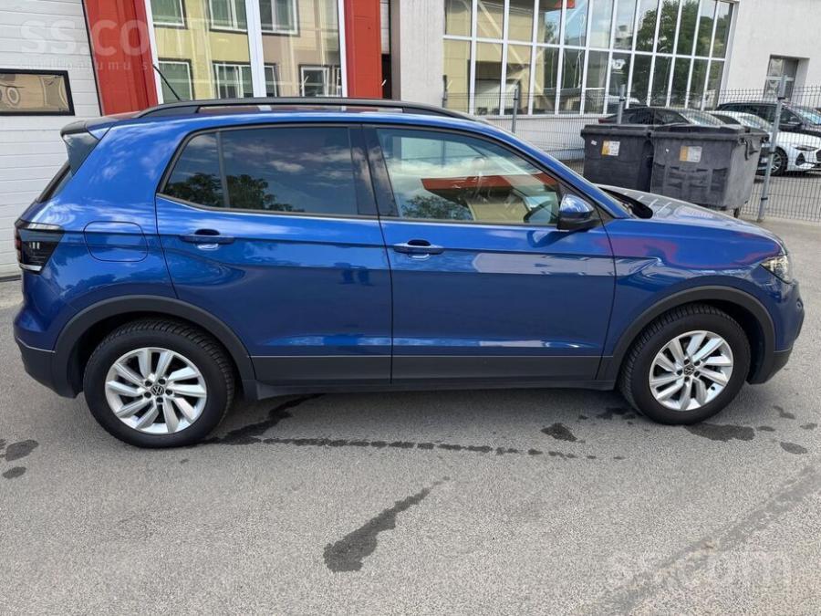 Blue Volkswagen T-Cross 2022 in Riga, with an engine capacity of 1.00 L and mileage of 96 thousand km for 14990 €, photo 4 on AUTOMOTO.COM.LV