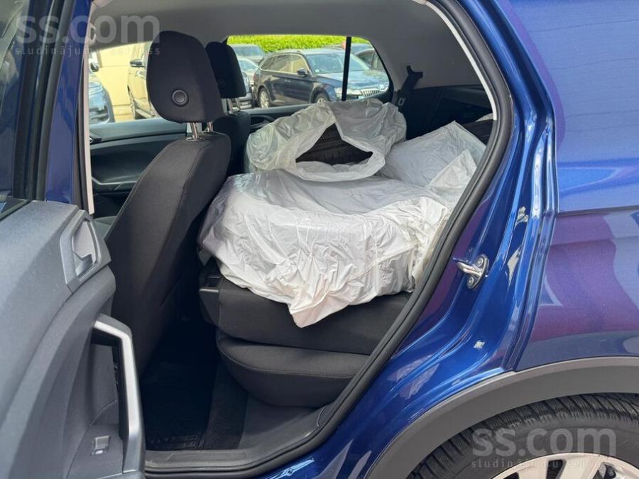 Blue Volkswagen T-Cross 2022 in Riga, with an engine capacity of 1.00 L and mileage of 96 thousand km for 14990 €, photo 10 on AUTOMOTO.COM.LV
