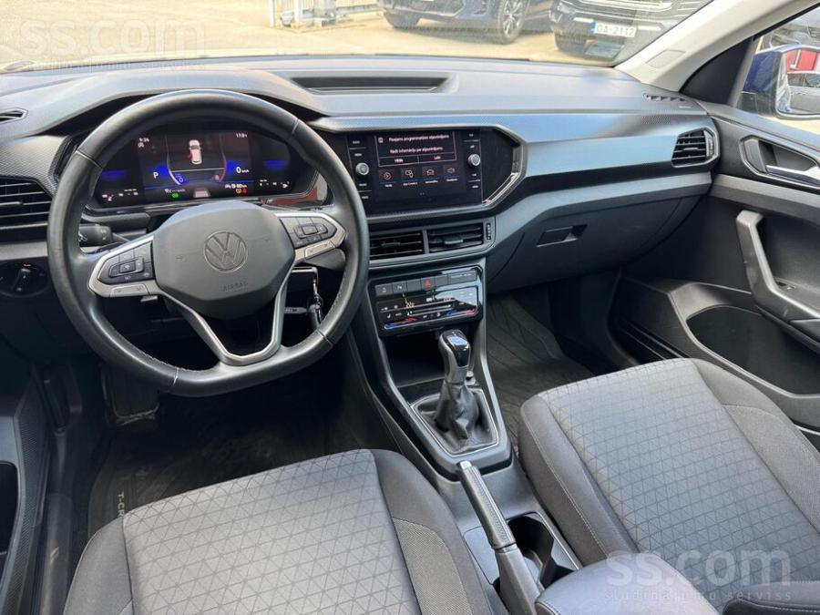 Blue Volkswagen T-Cross 2022 in Riga, with an engine capacity of 1.00 L and mileage of 96 thousand km for 14990 €, photo 14 on AUTOMOTO.COM.LV