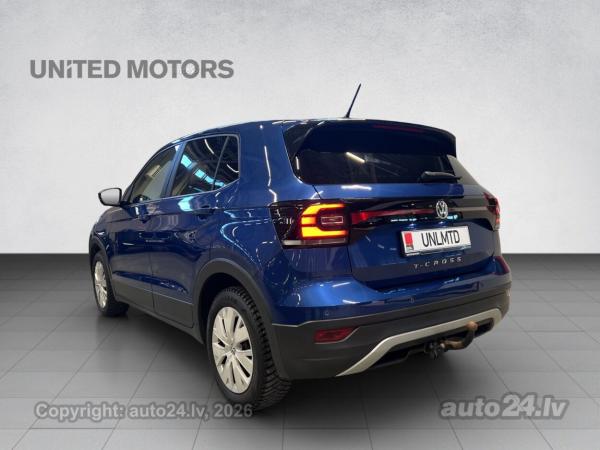 Blue Volkswagen T-Cross 2020 in Tallinn, with an engine capacity of 1.00 L and mileage of 104 thousand km for 13900 €, photo 4 on AUTOMOTO.COM.LV