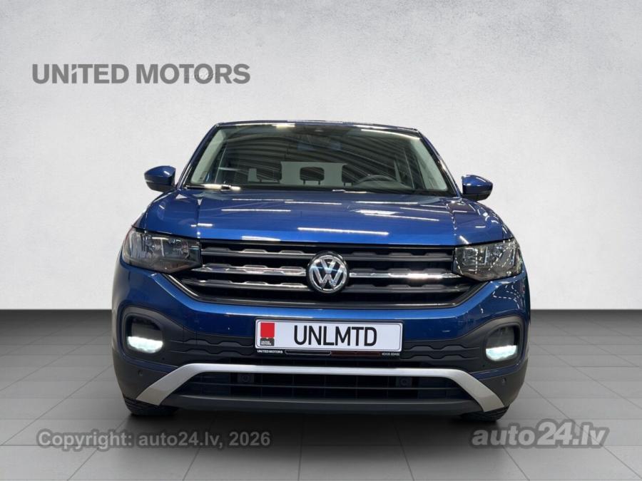 Blue Volkswagen T-Cross 2020 in Tallinn, with an engine capacity of 1.00 L and mileage of 104 thousand km for 13900 €, photo 5 on AUTOMOTO.COM.LV