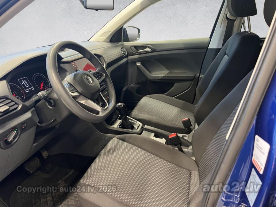 Blue Volkswagen T-Cross 2020 in Tallinn, with an engine capacity of 1.00 L and mileage of 104 thousand km for 13900 €, photo 8 on AUTOMOTO.COM.LV