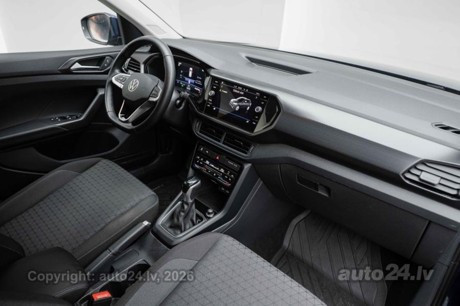 Синий Фольксваген T-Cross 2023 в Таллин, объемом двигателя 1.00 л и пробегом 130 тыс. км за 19990 €, фото 9 на AUTOMOTO.COM.LV