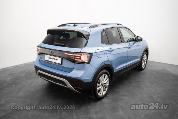 Blue Volkswagen T-Cross 2024 in Tallinn, with an engine capacity of 1.00 L and mileage of 9 thousand km for 21900 €, photo 4 on AUTOMOTO.COM.LV