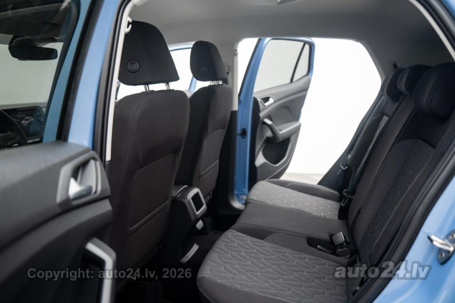Zils Volkswagen T-Cross 2024 Tallina, ar dzinēja tilpumu 1.00 L un nobraukumu 9 tūkst. km par 21900 €, foto 10 vietnē AUTOMOTO.COM.LV