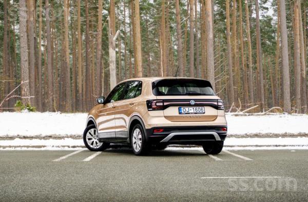 Brown Volkswagen T-Cross 2020 in Riga, with an engine capacity of 1.00 L and mileage of 155 thousand km for 12990 €, photo 6 on AUTOMOTO.COM.LV