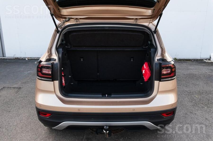 Brūns Volkswagen T-Cross 2020 Rīga, ar dzinēja tilpumu 1.00 L un nobraukumu 75 tūkst. km par 12850 €, foto 10 vietnē AUTOMOTO.COM.LV