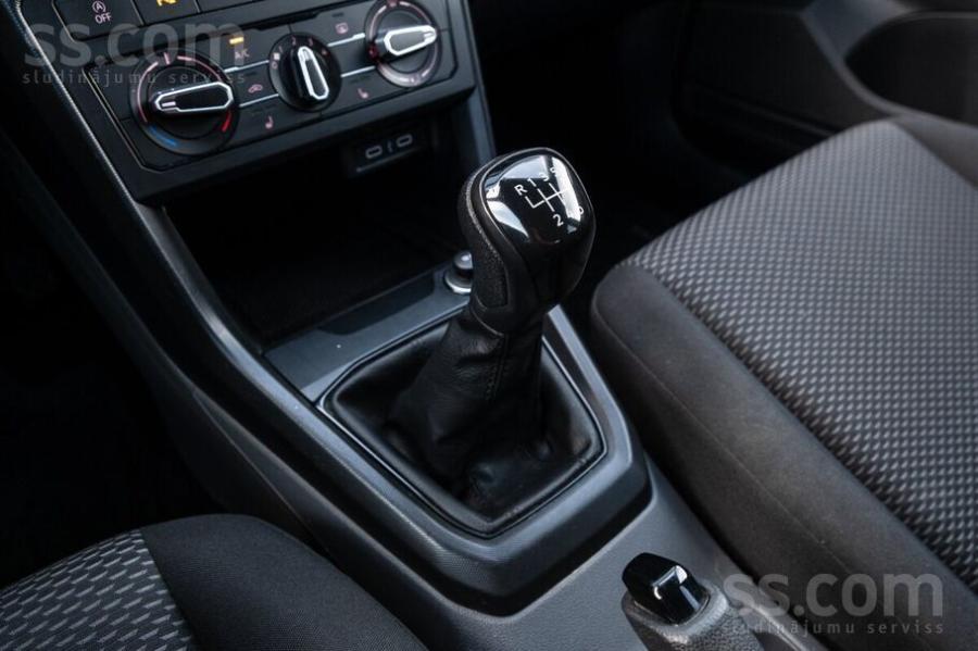 Brūns Volkswagen T-Cross 2020 Rīga, ar dzinēja tilpumu 1.00 L un nobraukumu 75 tūkst. km par 12850 €, foto 19 vietnē AUTOMOTO.COM.LV