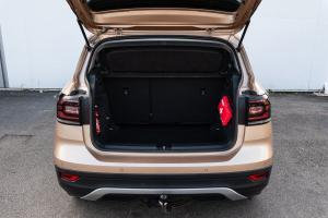 Brūns Volkswagen T-Cross 2020 Rīga, ar dzinēja tilpumu 1.00 L un nobraukumu 75 tūkst. km par 12850 €, foto 10 vietnē AUTOMOTO.COM.LV