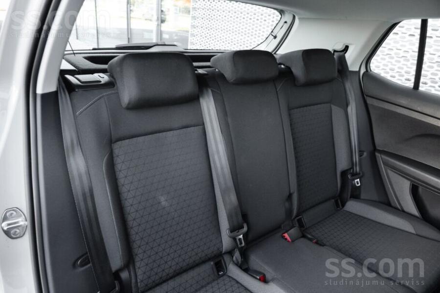 Brūns Volkswagen T-Cross 2024 Rīga, ar dzinēja tilpumu 1.00 L un nobraukumu 50 tūkst. km par 17100 €, foto 19 vietnē AUTOMOTO.COM.LV