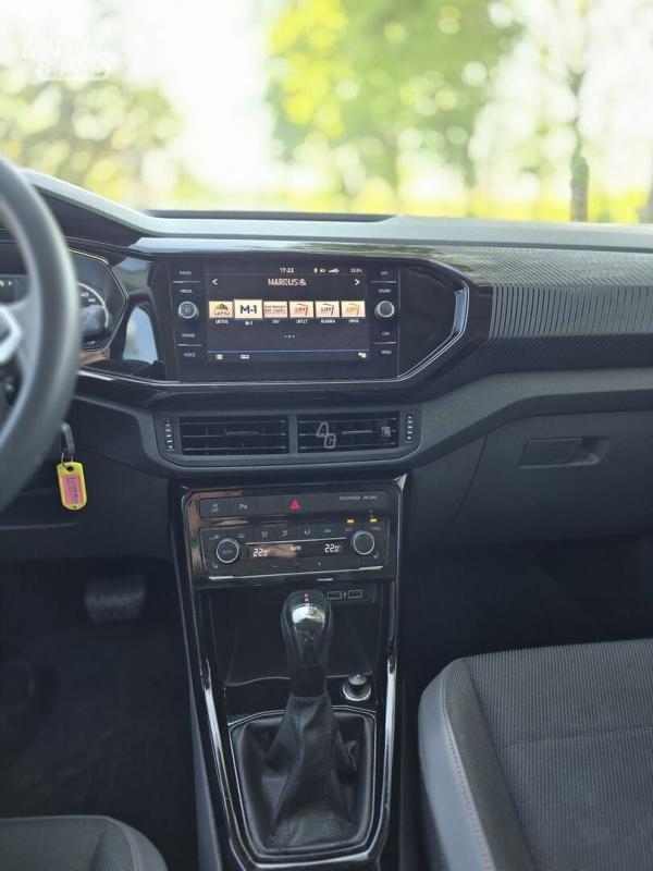 Volkswagen T-Cross 2019 in Klaipeda, with an engine capacity of 1.00 L and mileage of 90 thousand km for 14000 €, photo 9 on AUTOMOTO.COM.LV