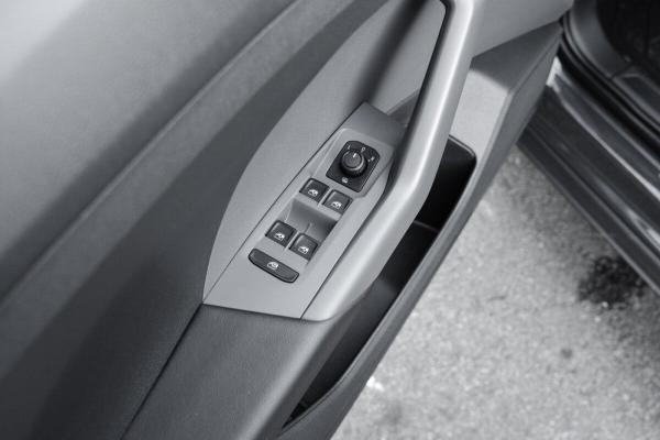 Volkswagen T-Cross 2019 Rīga, ar dzinēja tilpumu 1.00 L un nobraukumu 54 tūkst. km par 12500 €, foto 9 vietnē AUTOMOTO.COM.LV