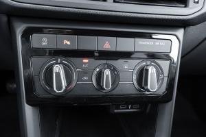 Volkswagen T-Cross 2019 Rīga, ar dzinēja tilpumu 1.00 L un nobraukumu 54 tūkst. km par 12500 €, foto 15 vietnē AUTOMOTO.COM.LV