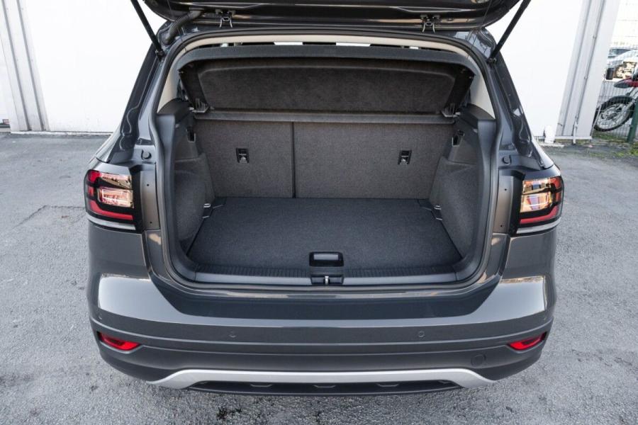 Volkswagen T-Cross 2019 Rīga, ar dzinēja tilpumu 1.00 L un nobraukumu 54 tūkst. km par 12500 €, foto 20 vietnē AUTOMOTO.COM.LV