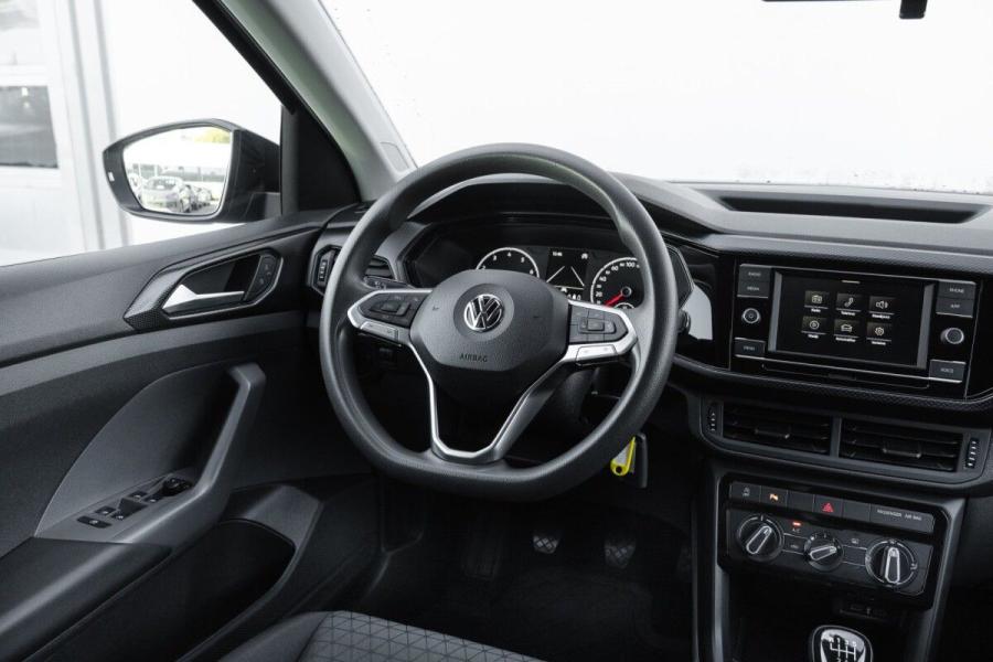 Volkswagen T-Cross 2019 Rīga, ar dzinēja tilpumu 1.00 L un nobraukumu 54 tūkst. km par 12500 €, foto 21 vietnē AUTOMOTO.COM.LV