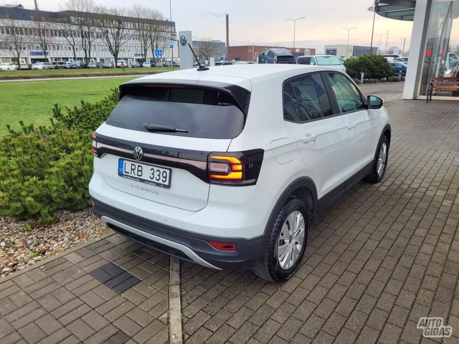 Фольксваген T-Cross 2020 в Вильнюс, объемом двигателя 1.00 л и пробегом 129 тыс. км за 9000 €, фото 5 на AUTOMOTO.COM.LV