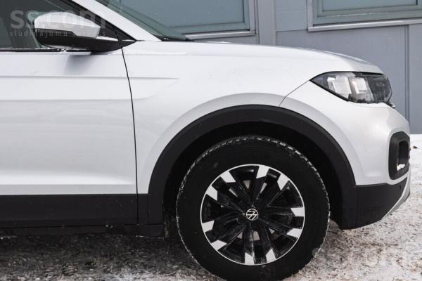 Volkswagen T-Cross 2023 in Ventspils, with an engine capacity of 1.00 L and mileage of 31 thousand km for 21300 €, photo 9 on AUTOMOTO.COM.LV