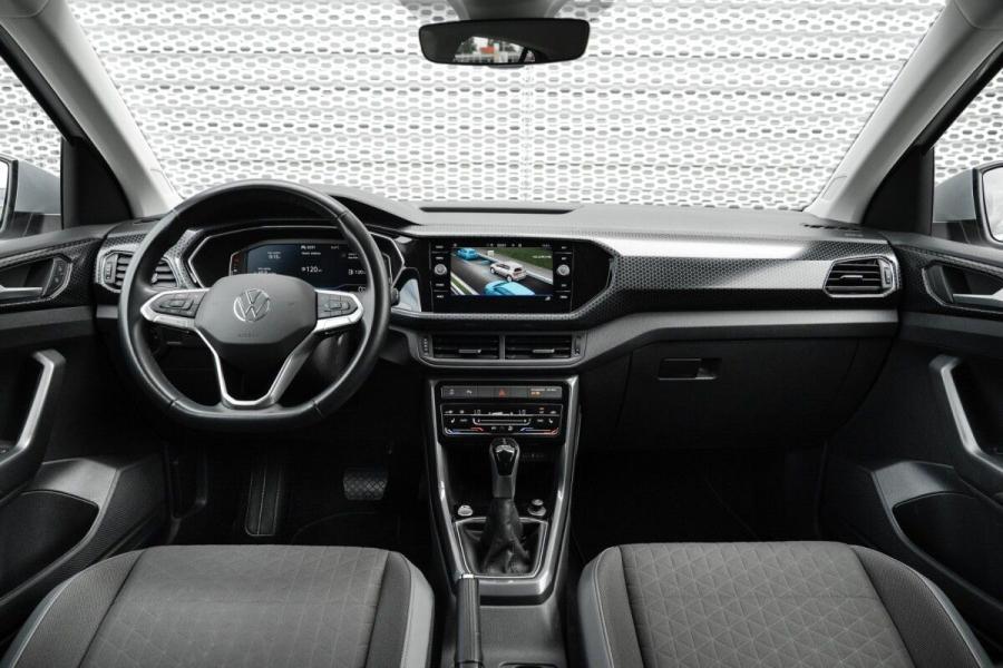 Volkswagen T-Cross 2024 in Marupe, with an engine capacity of 1.00 L and mileage of 35 thousand km for 19300 €, photo 8 on AUTOMOTO.COM.LV