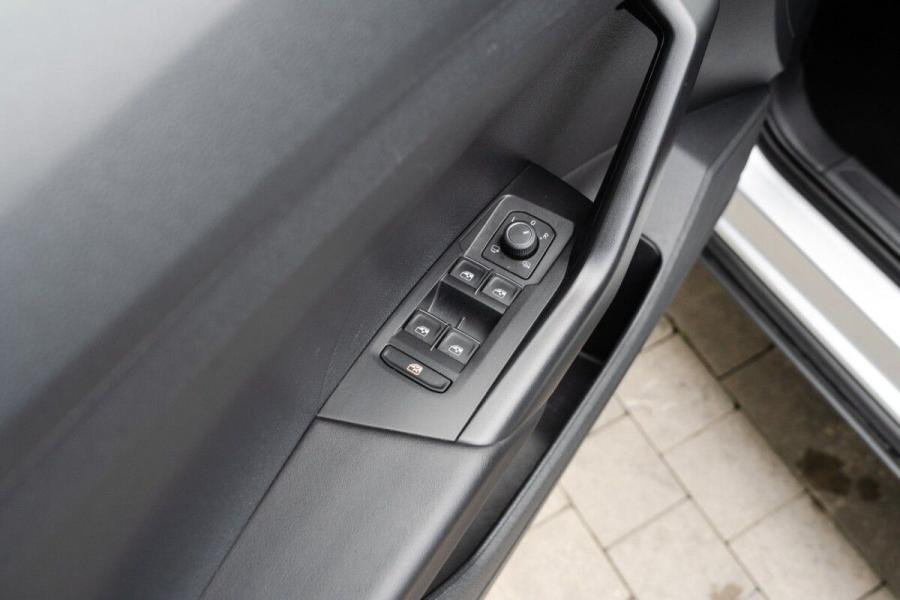 Volkswagen T-Cross 2024 in Marupe, with an engine capacity of 1.00 L and mileage of 35 thousand km for 19300 €, photo 9 on AUTOMOTO.COM.LV