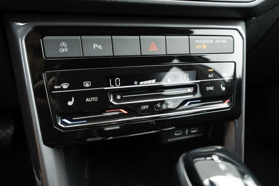 Volkswagen T-Cross 2024 in Marupe, with an engine capacity of 1.00 L and mileage of 35 thousand km for 19300 €, photo 20 on AUTOMOTO.COM.LV