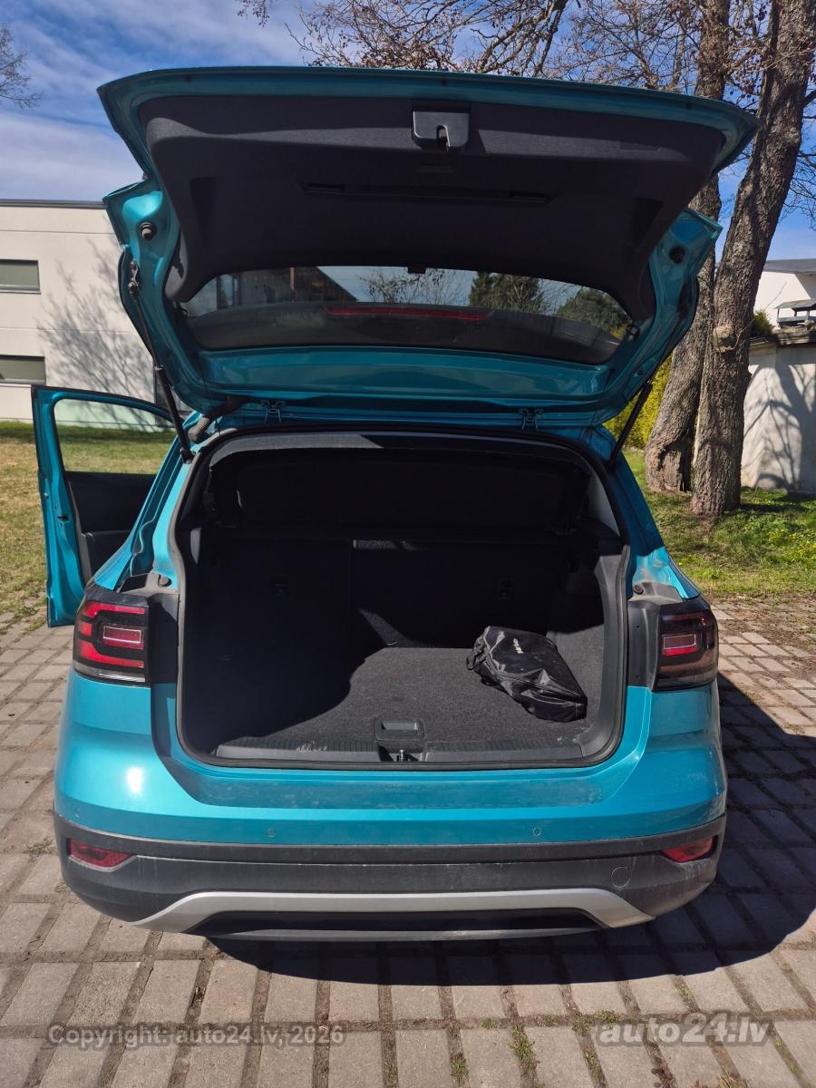 Green Volkswagen T-Cross 2021 in Tallinn, with an engine capacity of 1.00 L and mileage of 62 thousand km for 13900 €, photo 6 on AUTOMOTO.COM.LV