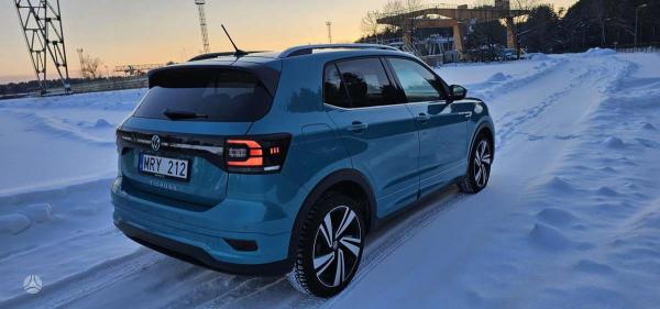Green Volkswagen T-Cross 2022 in Vilnius, with an engine capacity of 1.00 L and mileage of 41 thousand km for 18900 €, photo 2 on AUTOMOTO.COM.LV