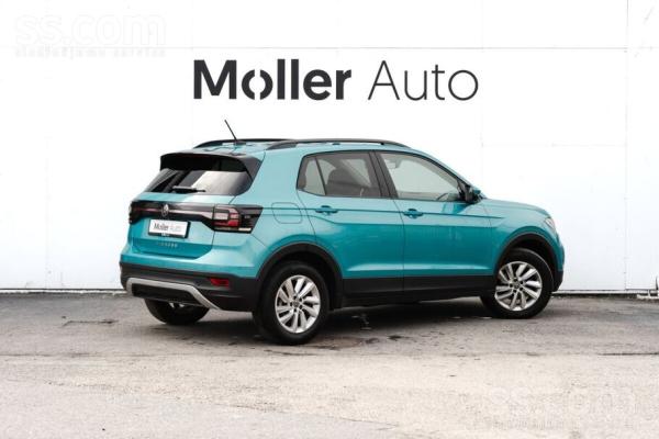 Volkswagen T-Cross 2022 in Riga on AUTOMOTO.COM.LV Green Volkswagen T-Cross 2022 in Riga, with an engine capacity of 1.50 L and mileage of 75 thousand km for 19900 €, photo 5 on AUTOMOTO.COM.LV