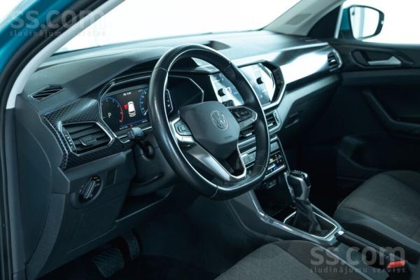 Green Volkswagen T-Cross 2022 in Riga, with an engine capacity of 1.00 L and mileage of 54 thousand km for 18900 €, photo 4 on AUTOMOTO.COM.LV