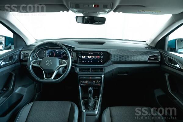 Green Volkswagen T-Cross 2022 in Riga, with an engine capacity of 1.00 L and mileage of 54 thousand km for 18900 €, photo 5 on AUTOMOTO.COM.LV