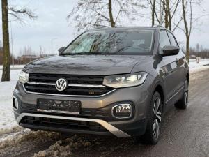 Grey Volkswagen T-Cross 2019 in Panevezys, with an engine capacity of 1.60 L and mileage of 140 thousand km for 14990 €, photo 2 on AUTOMOTO.COM.LV