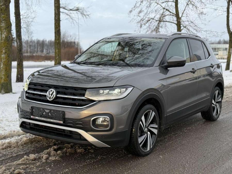 Grey Volkswagen T-Cross 2019 in Panevezys, with an engine capacity of 1.60 L and mileage of 140 thousand km for 14990 €, photo 3 on AUTOMOTO.COM.LV