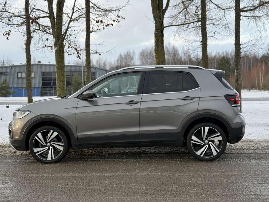 Grey Volkswagen T-Cross 2019 in Panevezys, with an engine capacity of 1.60 L and mileage of 140 thousand km for 14990 €, photo 6 on AUTOMOTO.COM.LV