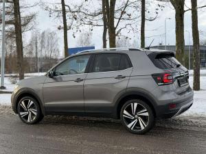 Grey Volkswagen T-Cross 2019 in Panevezys, with an engine capacity of 1.60 L and mileage of 140 thousand km for 14990 €, photo 7 on AUTOMOTO.COM.LV