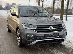 Grey Volkswagen T-Cross 2019 in Panevezys, with an engine capacity of 1.60 L and mileage of 140 thousand km for 14990 €, photo 12 on AUTOMOTO.COM.LV
