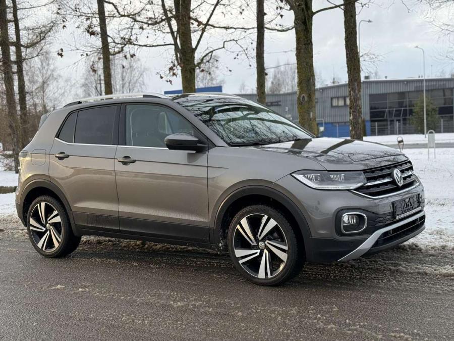 Grey Volkswagen T-Cross 2019 in Panevezys, with an engine capacity of 1.60 L and mileage of 140 thousand km for 14990 €, photo 15 on AUTOMOTO.COM.LV