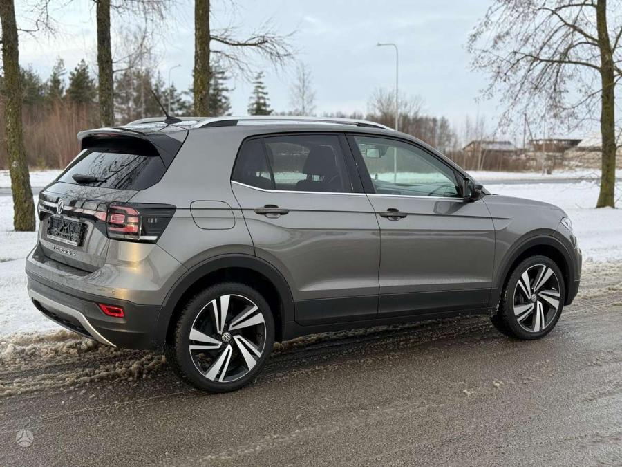 Grey Volkswagen T-Cross 2019 in Panevezys, with an engine capacity of 1.60 L and mileage of 140 thousand km for 14990 €, photo 16 on AUTOMOTO.COM.LV