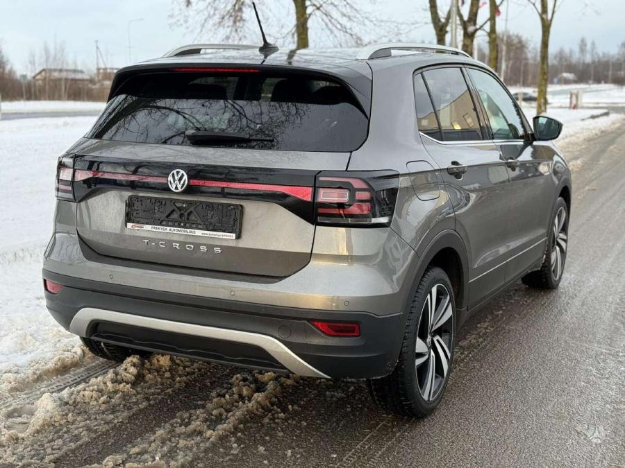 Grey Volkswagen T-Cross 2019 in Panevezys, with an engine capacity of 1.60 L and mileage of 140 thousand km for 14990 €, photo 19 on AUTOMOTO.COM.LV
