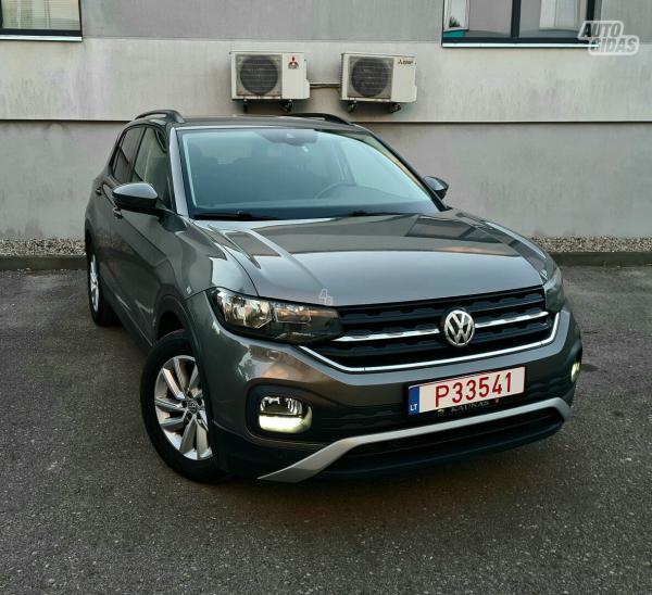 Grey Volkswagen T-Cross 2019 in Kaunas, with an engine capacity of 1.00 L and mileage of 176 thousand km for 13500 €, photo 2 on AUTOMOTO.COM.LV