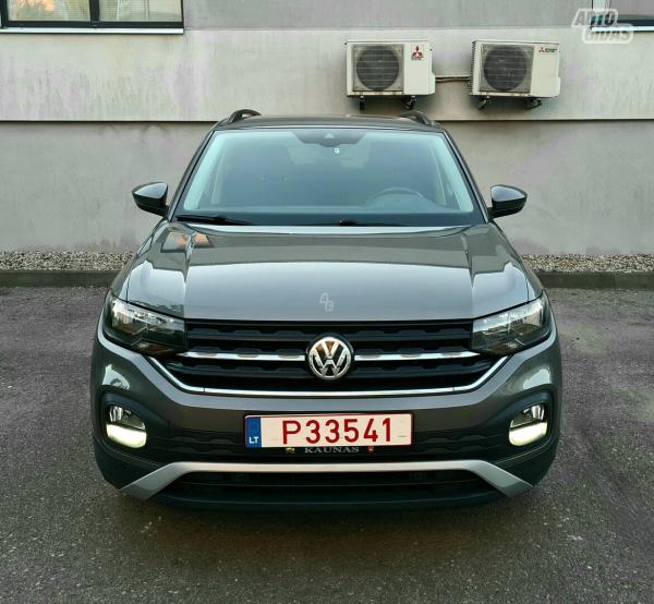 Grey Volkswagen T-Cross 2019 in Kaunas, with an engine capacity of 1.00 L and mileage of 176 thousand km for 13500 €, photo 3 on AUTOMOTO.COM.LV