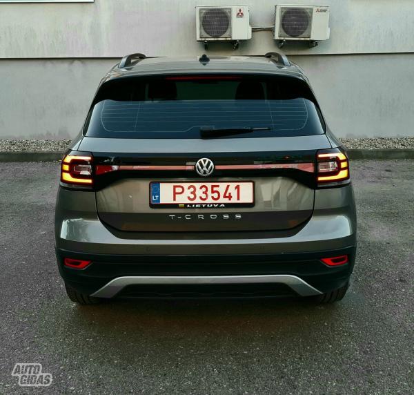 Grey Volkswagen T-Cross 2019 in Kaunas, with an engine capacity of 1.00 L and mileage of 176 thousand km for 13500 €, photo 6 on AUTOMOTO.COM.LV