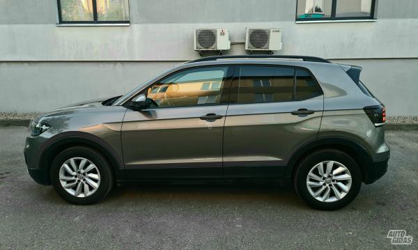Grey Volkswagen T-Cross 2019 in Kaunas, with an engine capacity of 1.00 L and mileage of 176 thousand km for 13500 €, photo 7 on AUTOMOTO.COM.LV