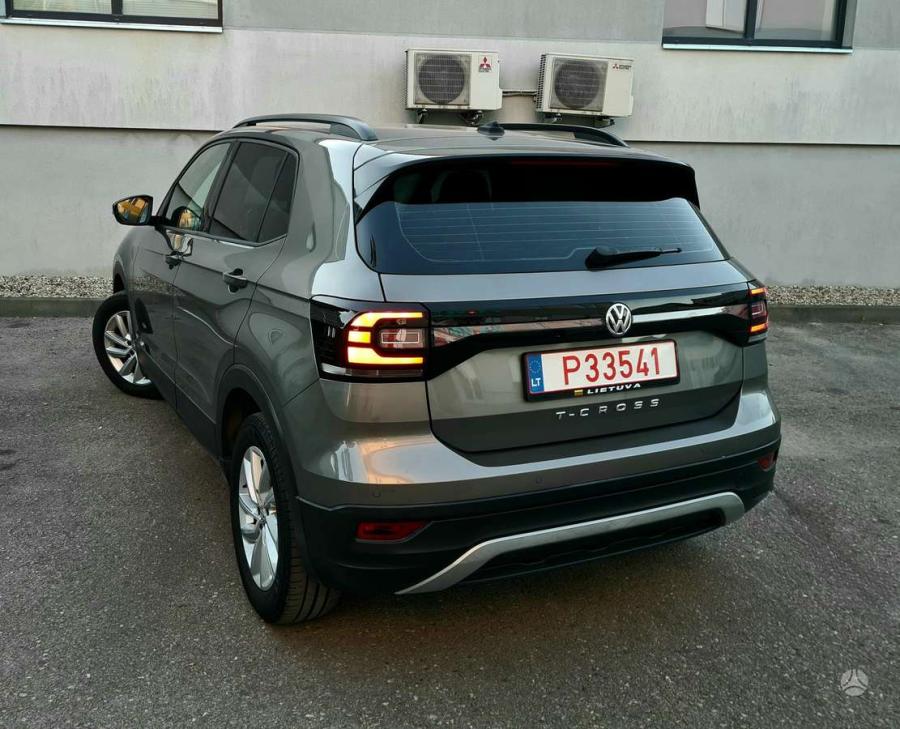 Pelēks Volkswagen T-Cross 2019 Kauņa, ar dzinēja tilpumu 1.00 L un nobraukumu 176 tūkst. km par 13500 €, foto 5 vietnē AUTOMOTO.COM.LV