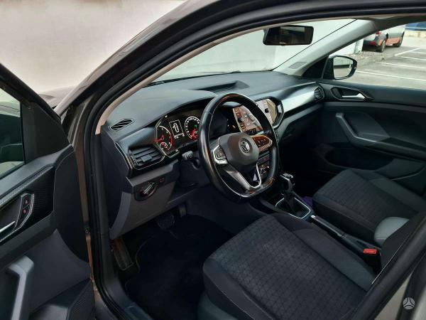 Grey Volkswagen T-Cross 2019 in Kaunas, with an engine capacity of 1.00 L and mileage of 176 thousand km for 13500 €, photo 9 on AUTOMOTO.COM.LV